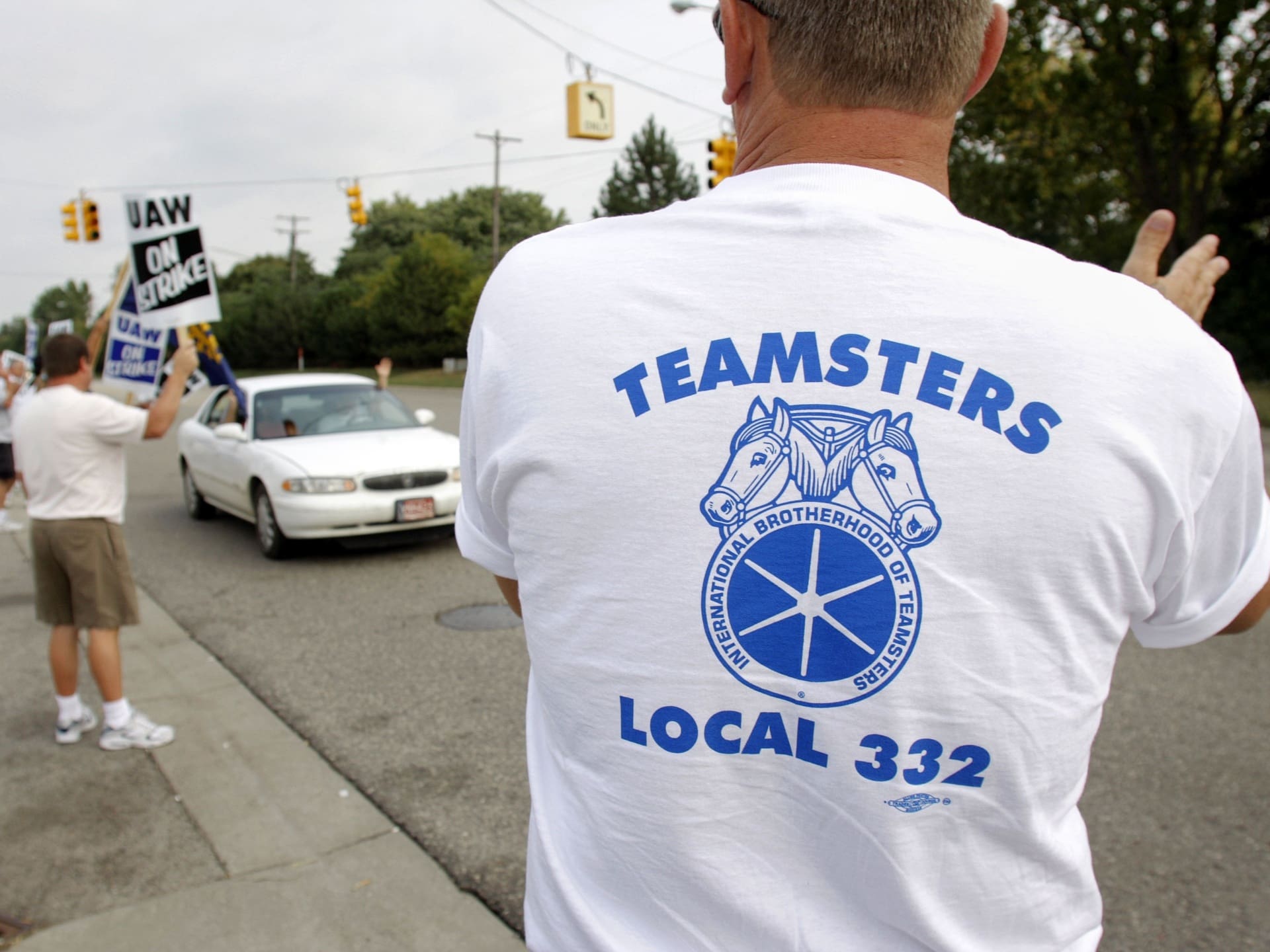Teamsters Praise Trump’s Movie Tariffs, Rip Hollywood Studios’ ‘Un ...